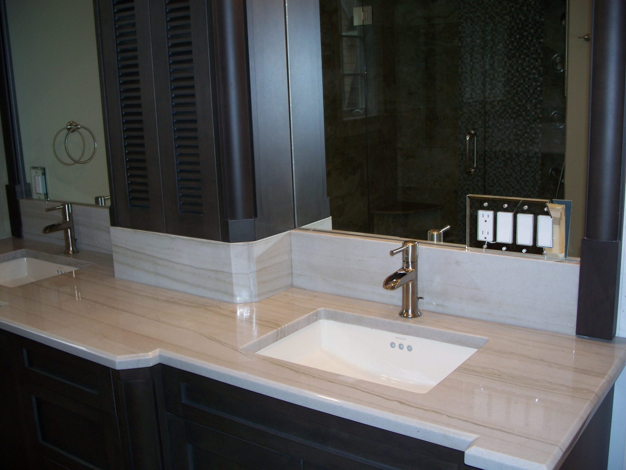 Mont Blanc Quartzite 5 Stunning Design Ideas - Countertop Advisor